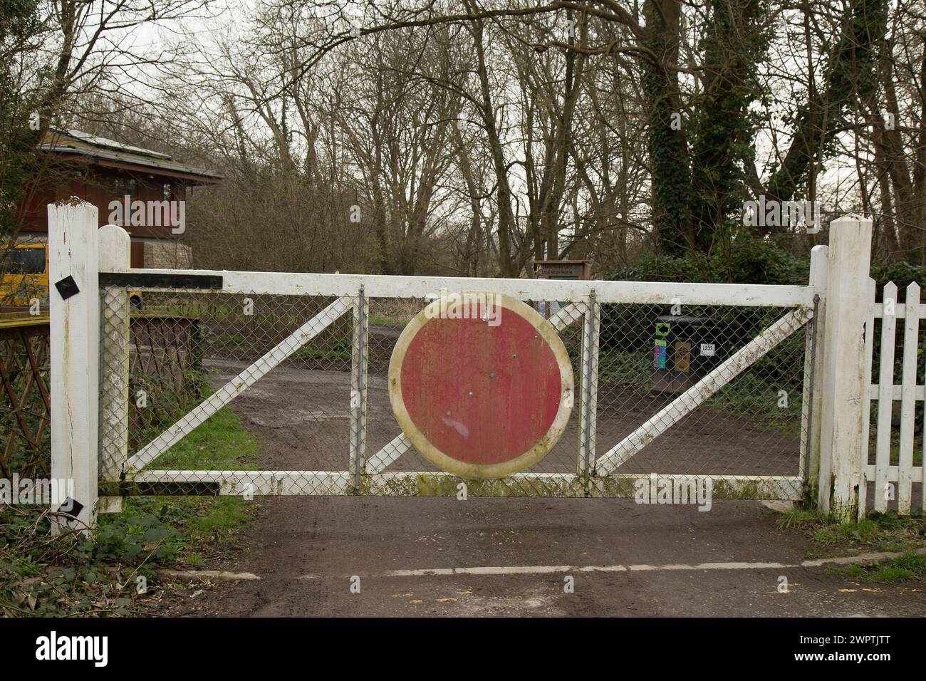 East gate level crossing hi-res stock photography and images - Alamy