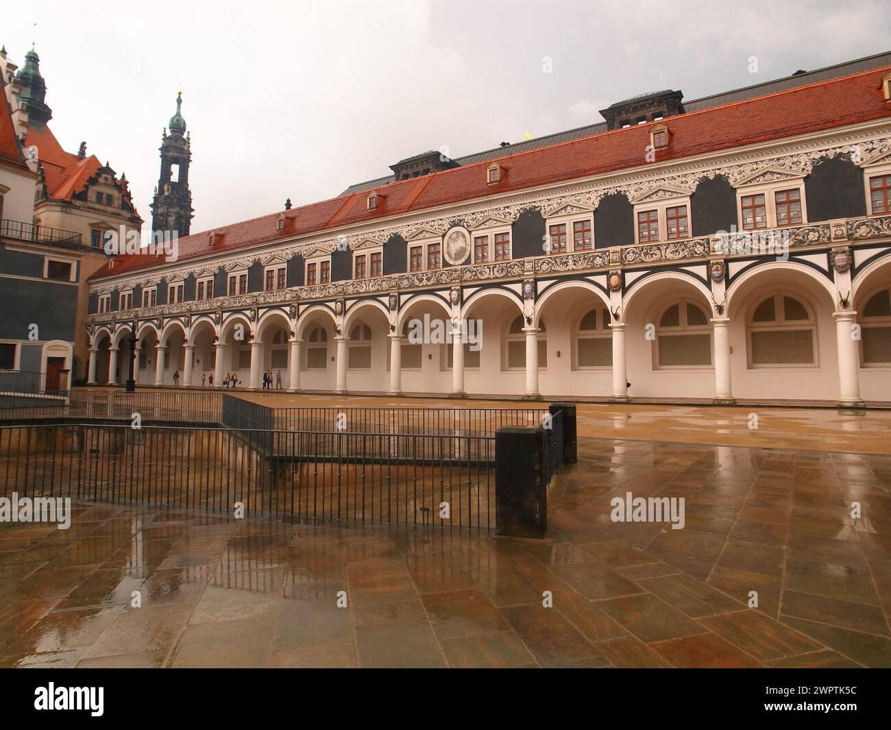 Stable court hi-res stock photography and images - Alamy