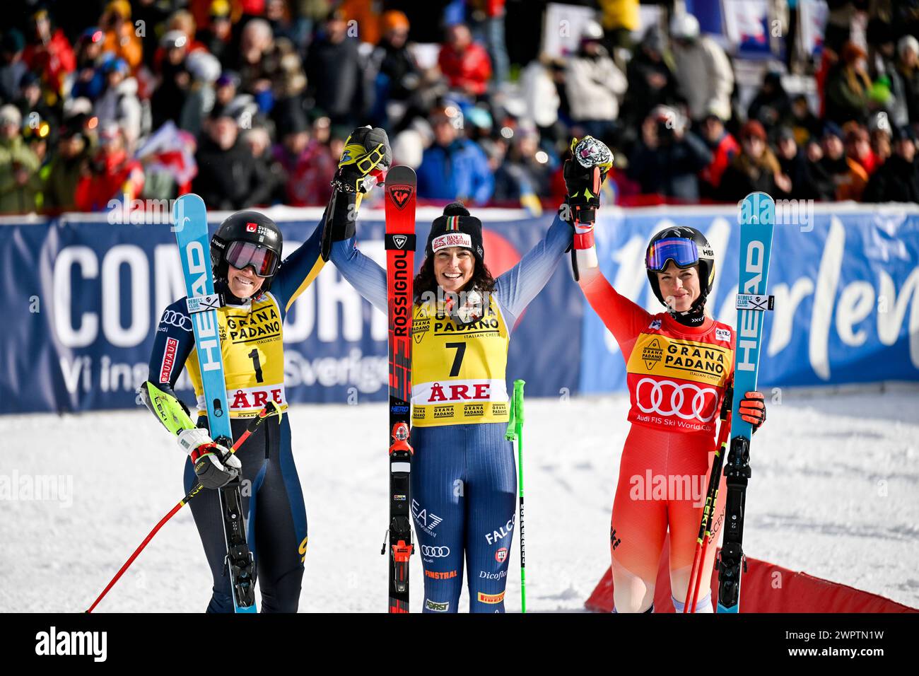 ÅRE, SVERIGE 20240309Second placed Sweden's Sara Hector (left), winner ...