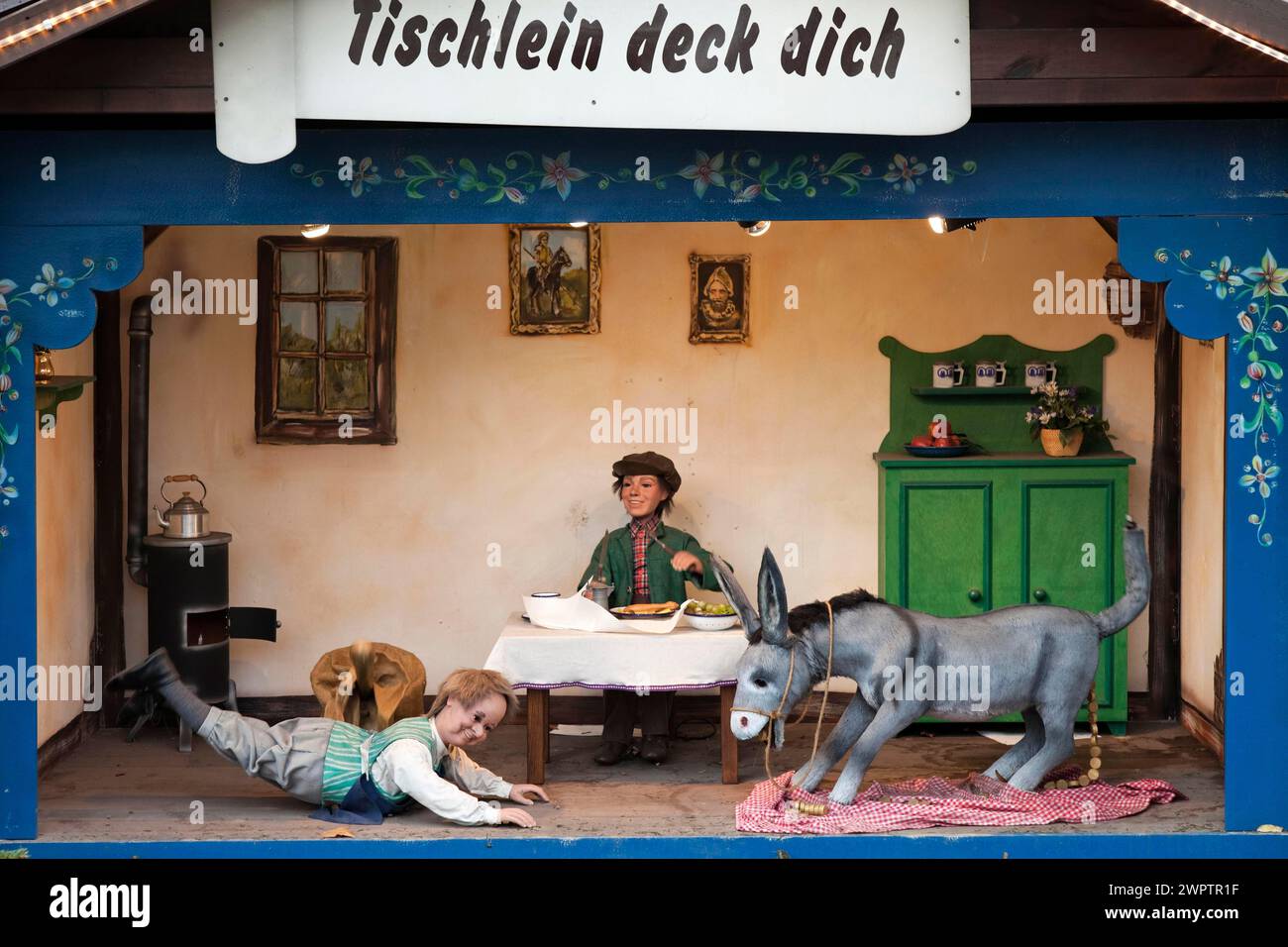 Lay the table Fairy tale by the Brothers Grimm Stock Photo - Alamy