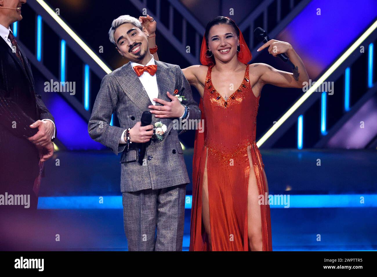 Tony Bauer mit Anastasia Stan in der zweiten Live-Show der 17. Staffel ...