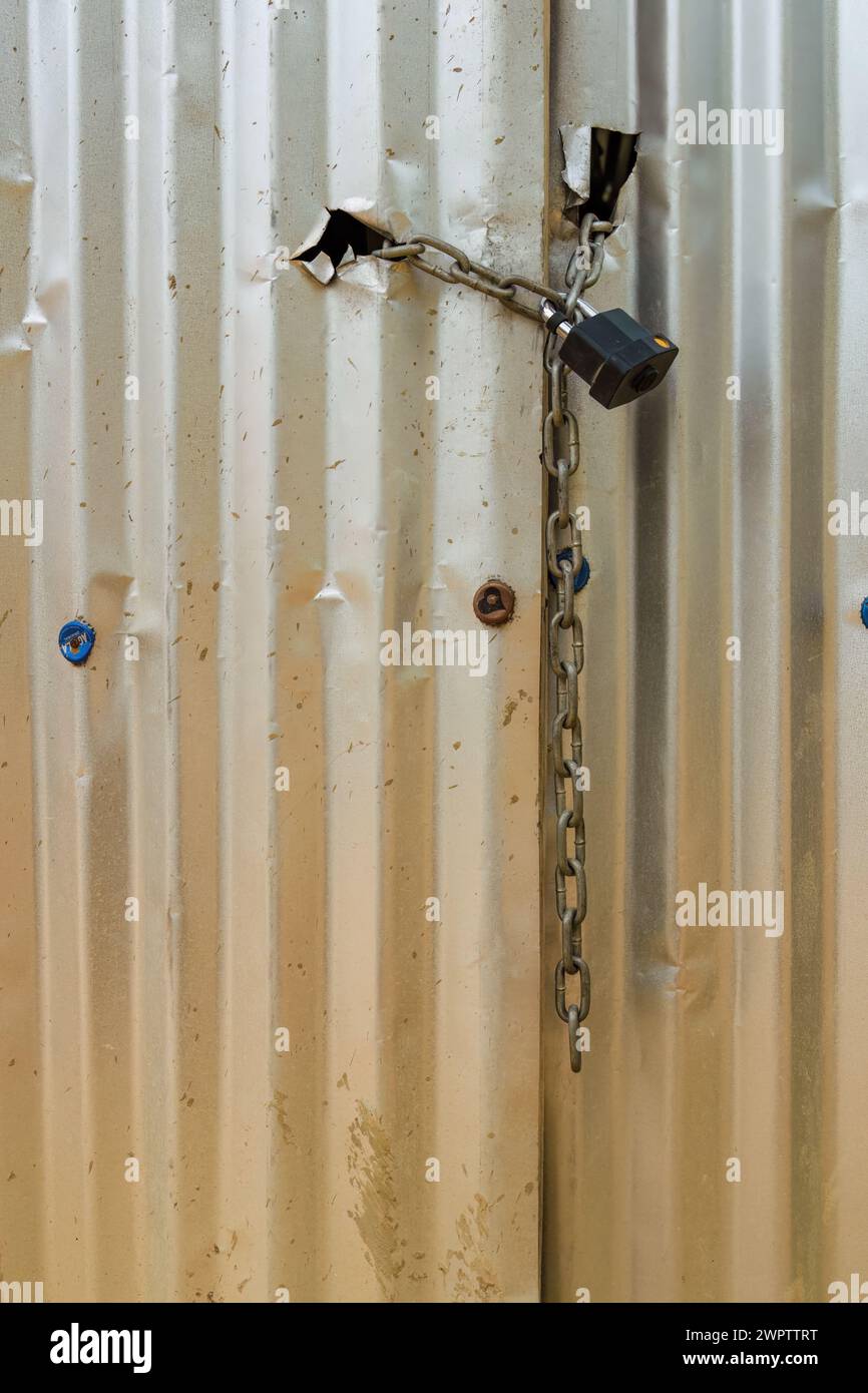 Improvised building material hi-res stock photography and images - Alamy