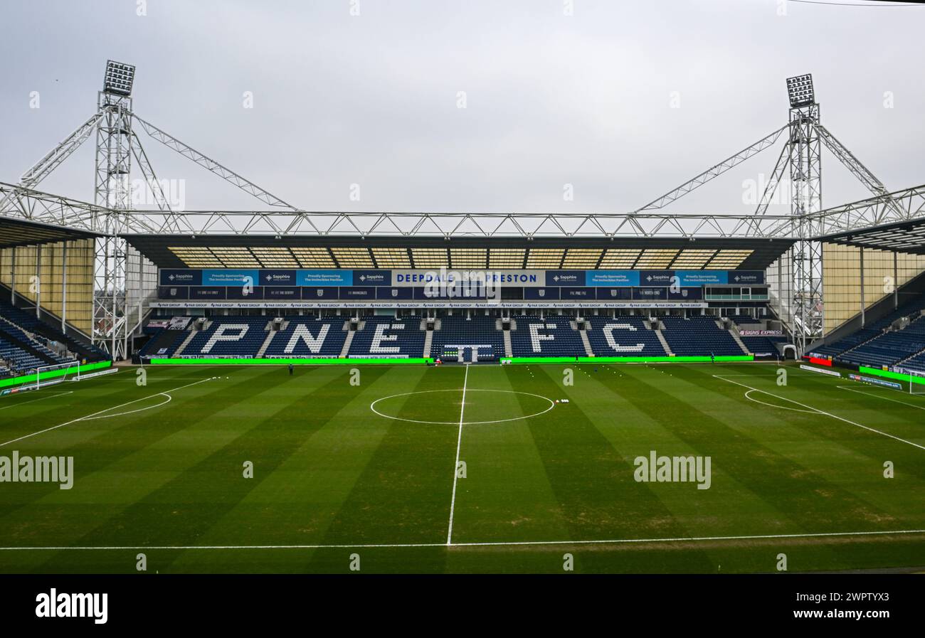 Deepdale stadium view hi-res stock photography and images - Alamy