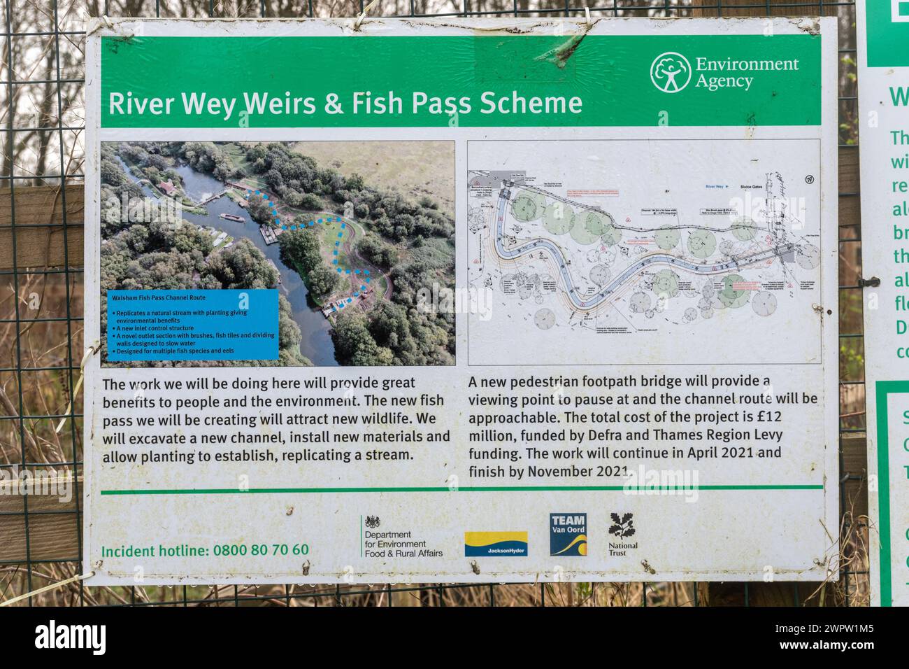 Improving river wey for wildlife hi-res stock photography and images ...