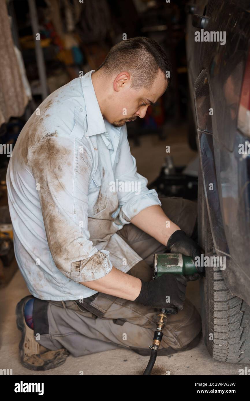 Chassis repairs hi-res stock photography and images - Alamy