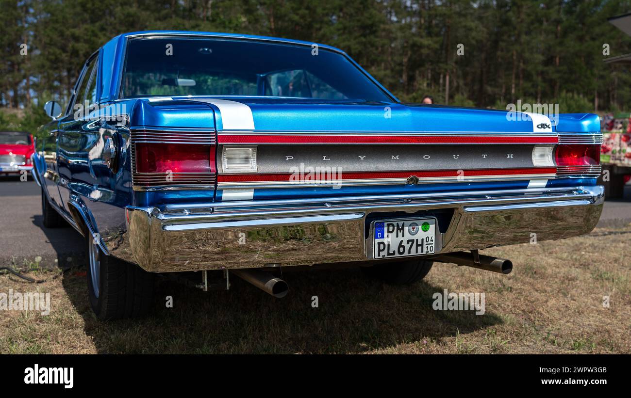 1967 rear view die oldtimer show 2023 hi-res stock photography and ...