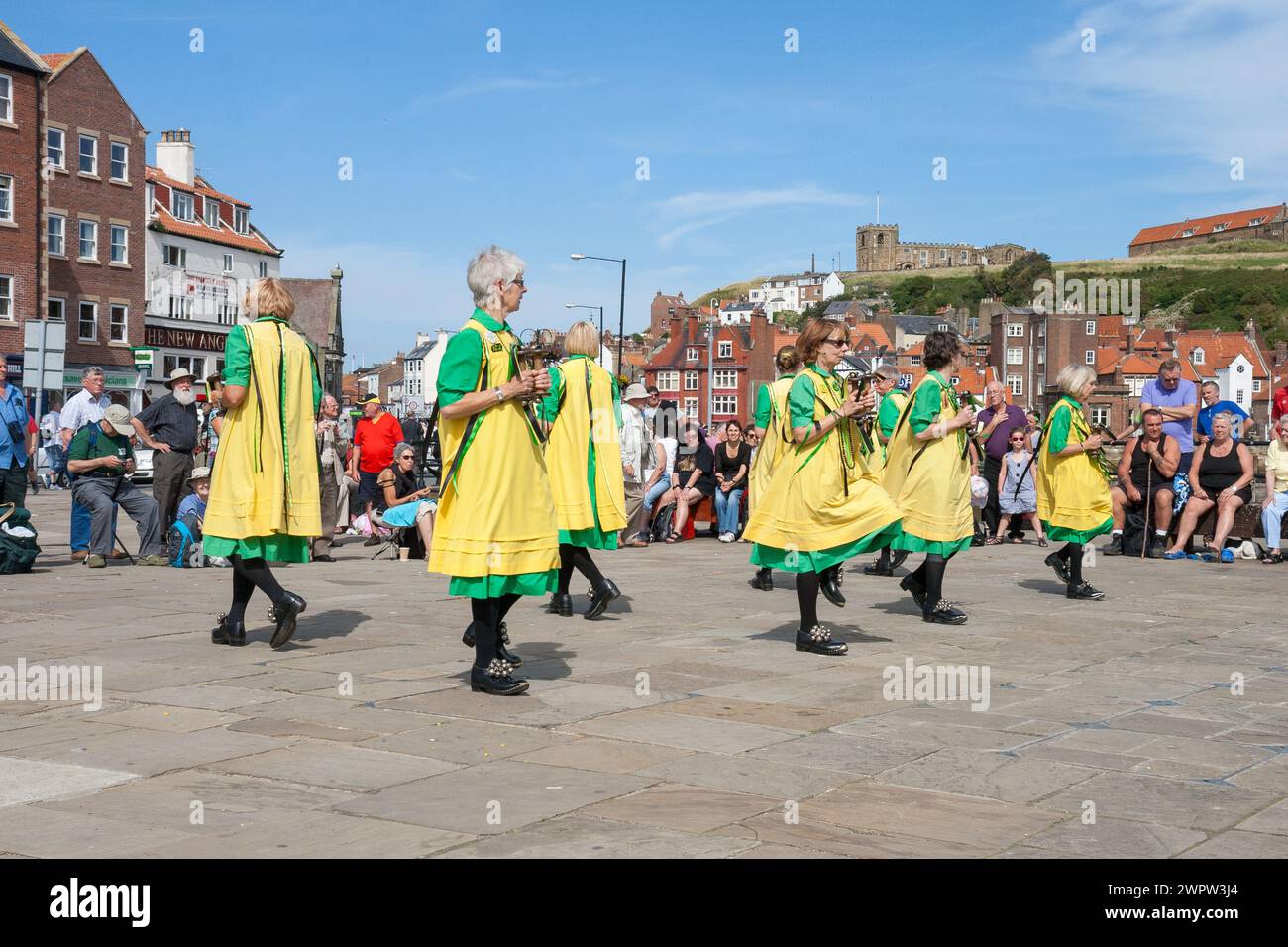 Morris dancers at Whitby Folk Week Stock Photo - Alamy