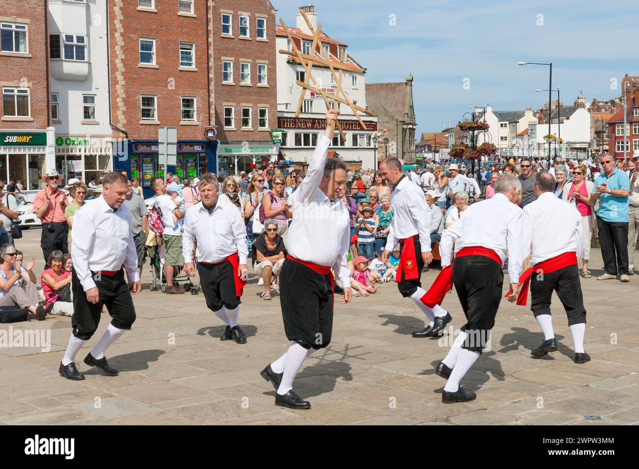 Sallyport rapper dancers at Whitby Folk Week Stock Photo - Alamy