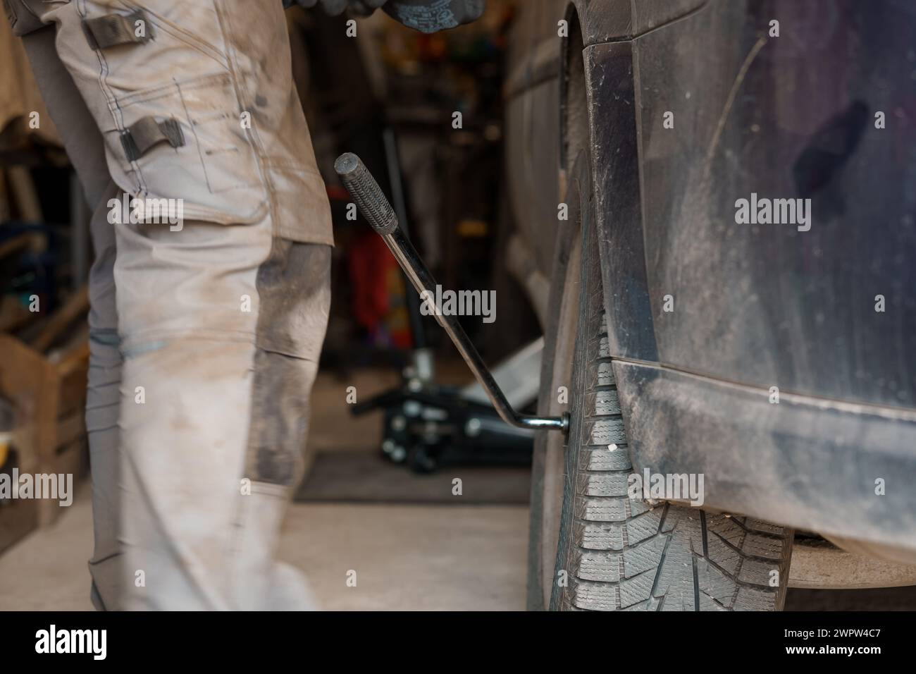 Construction worker using screw gun hi-res stock photography and images ...