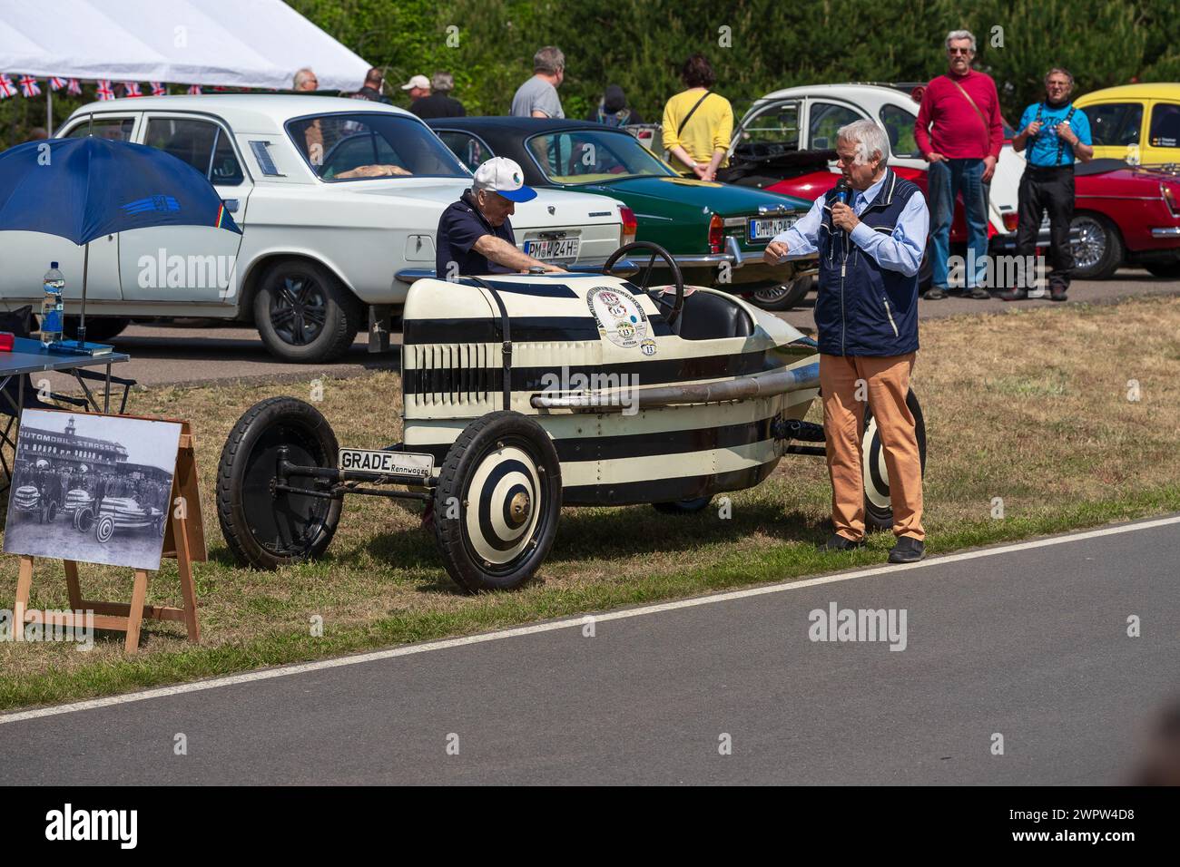 Retro rennwagen hi-res stock photography and images - Alamy