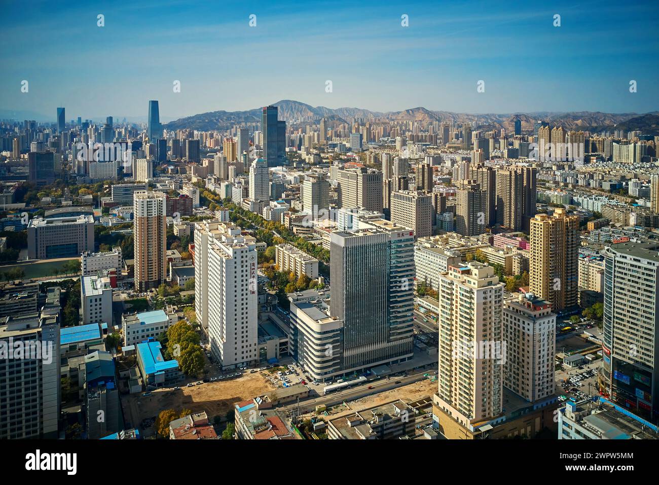 Modern office building upside hi-res stock photography and images - Alamy