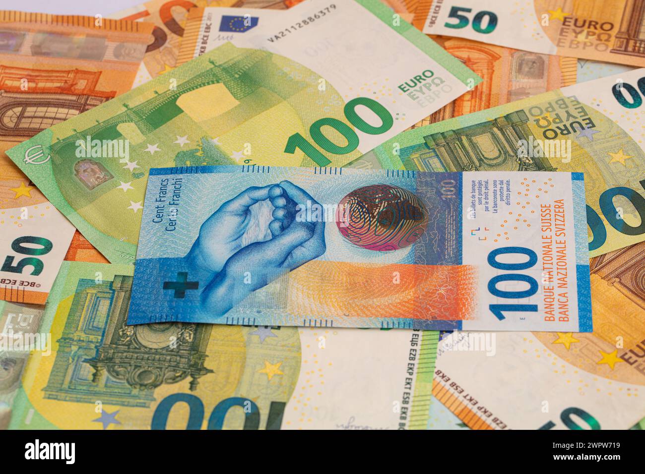 50 swiss francs bill hi-res stock photography and images - Alamy