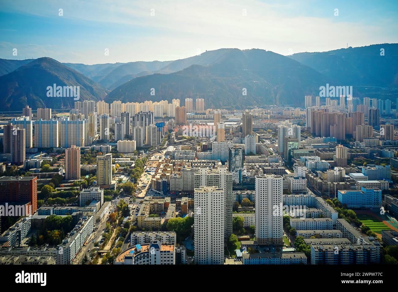 Modern office building upside hi-res stock photography and images - Alamy