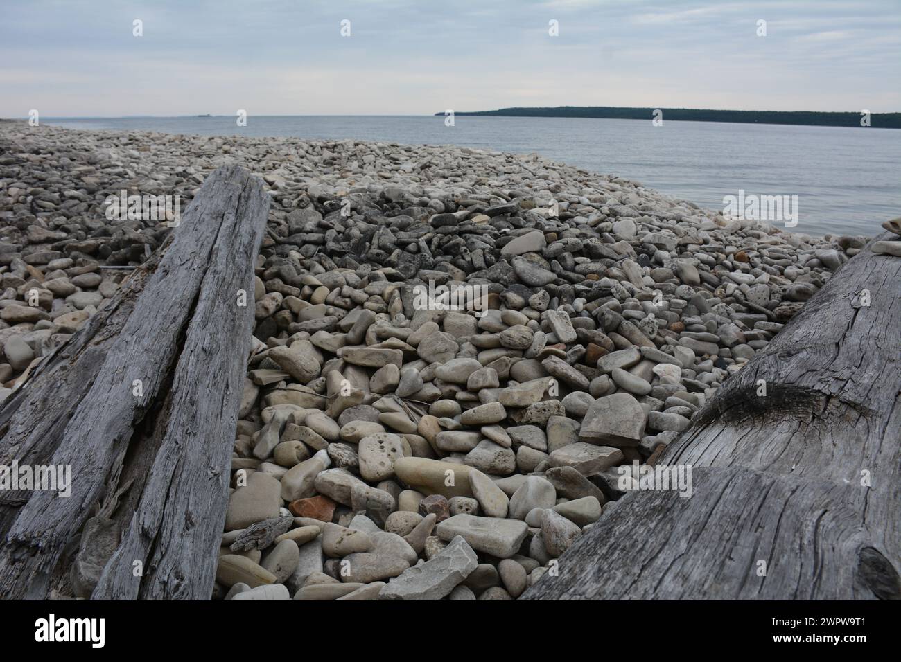 Stony, rocky shore at Meldrum Bay, Manitoulin Island Stock Photo - Alamy