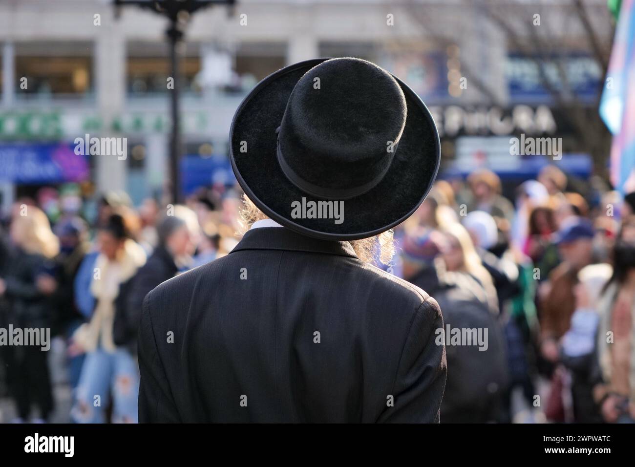 New York, New York, USA. 8th Mar, 2024. Orthodox Rabbi who doesnt ...
