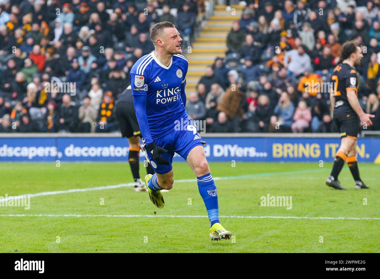 Hull, UK. 09th Mar, 2024. Leicester City forward Jamie Vardy (9) scores ...