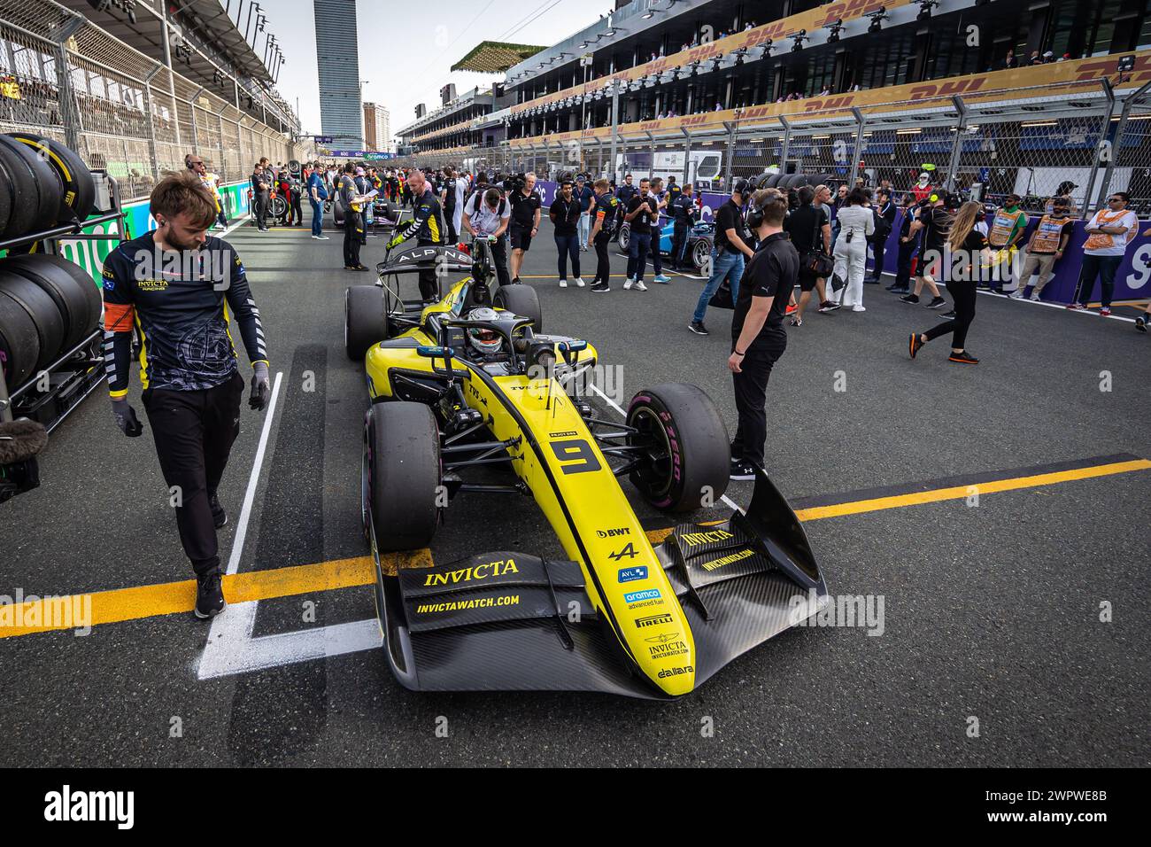 09 MAINI Kush (ind), Invicta Racing, Dallara F2 2024, action, starting ...