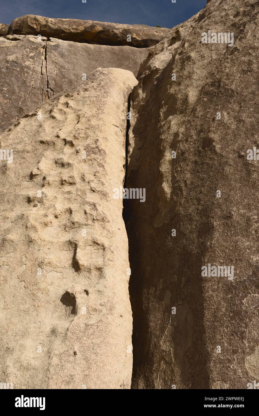 Boulder /stone formation detailing lines & patterns. Representing ...