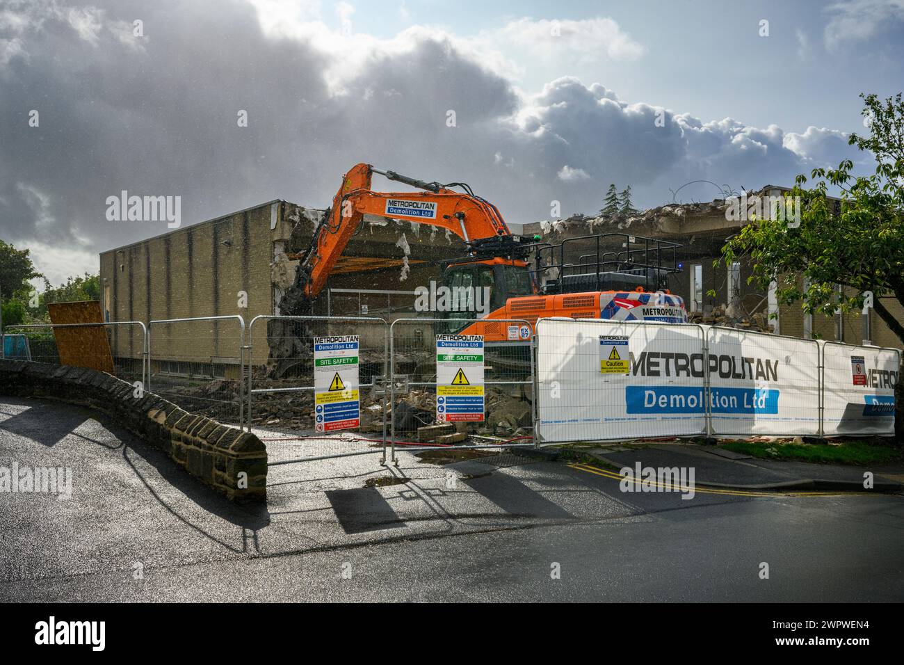 Workplace safety signs hi-res stock photography and images - Alamy