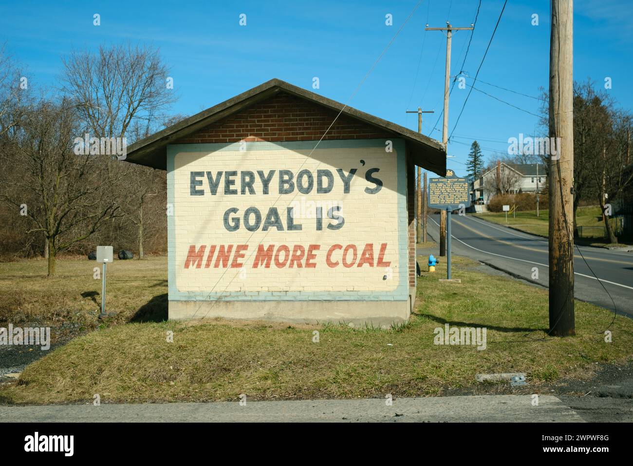 Vintage mine sign hi-res stock photography and images - Alamy