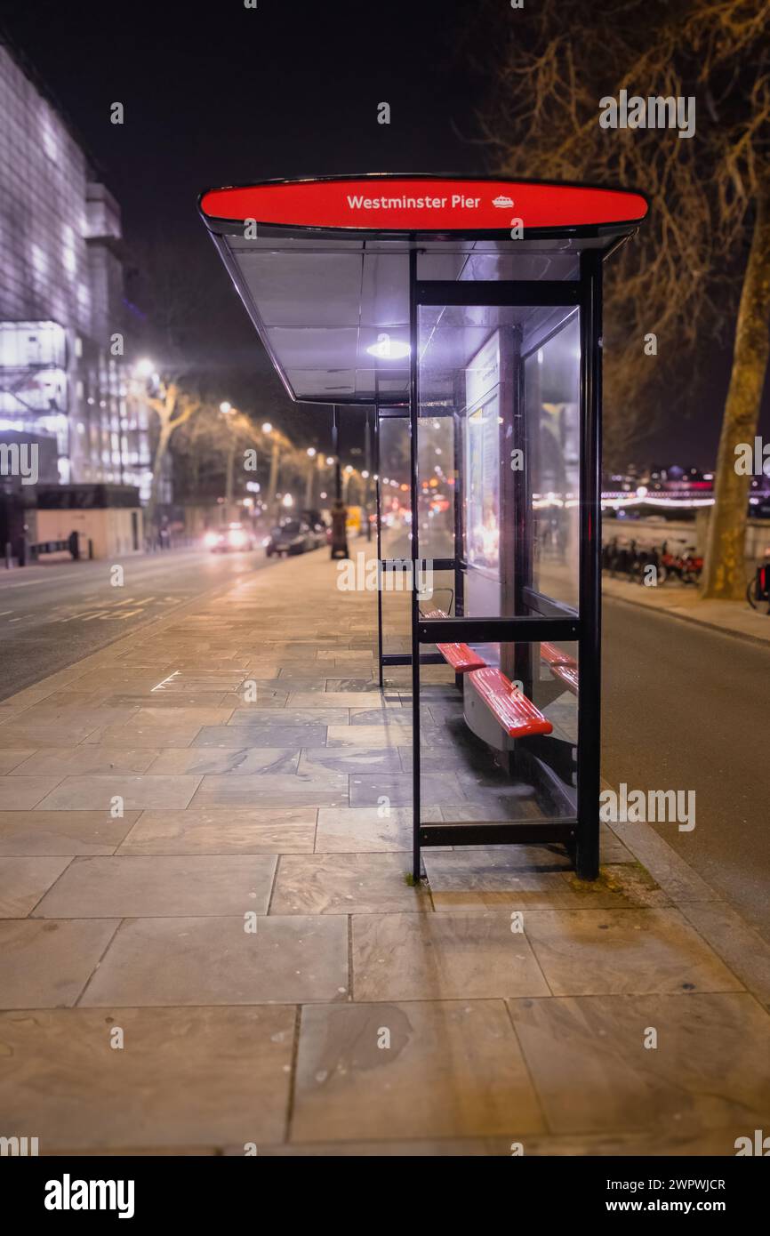 Billboard blank transit bus hi-res stock photography and images - Alamy