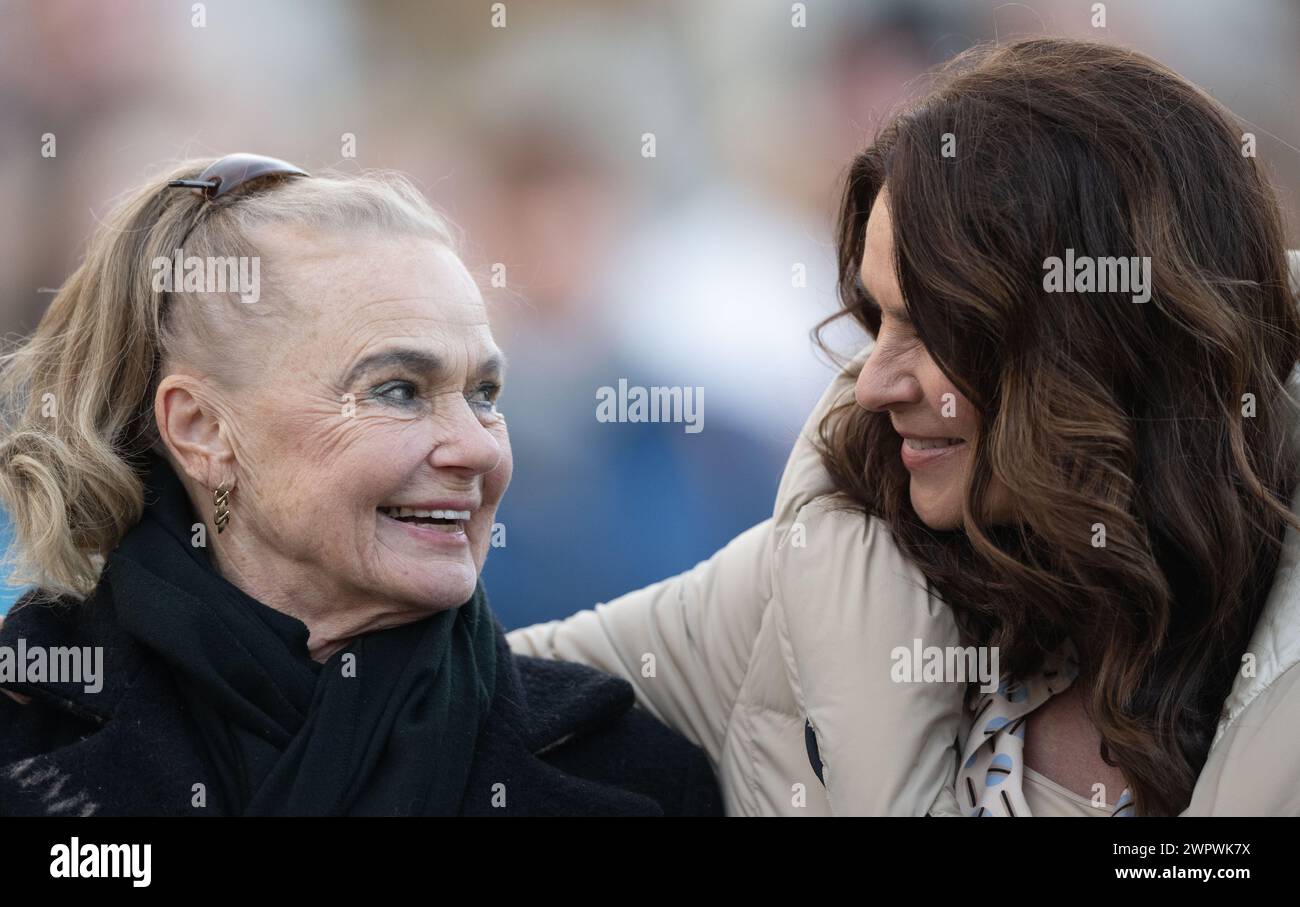 Chemnitz, Germany. 09th Mar, 2024. Katarina Witt (r), Olympic and world ...