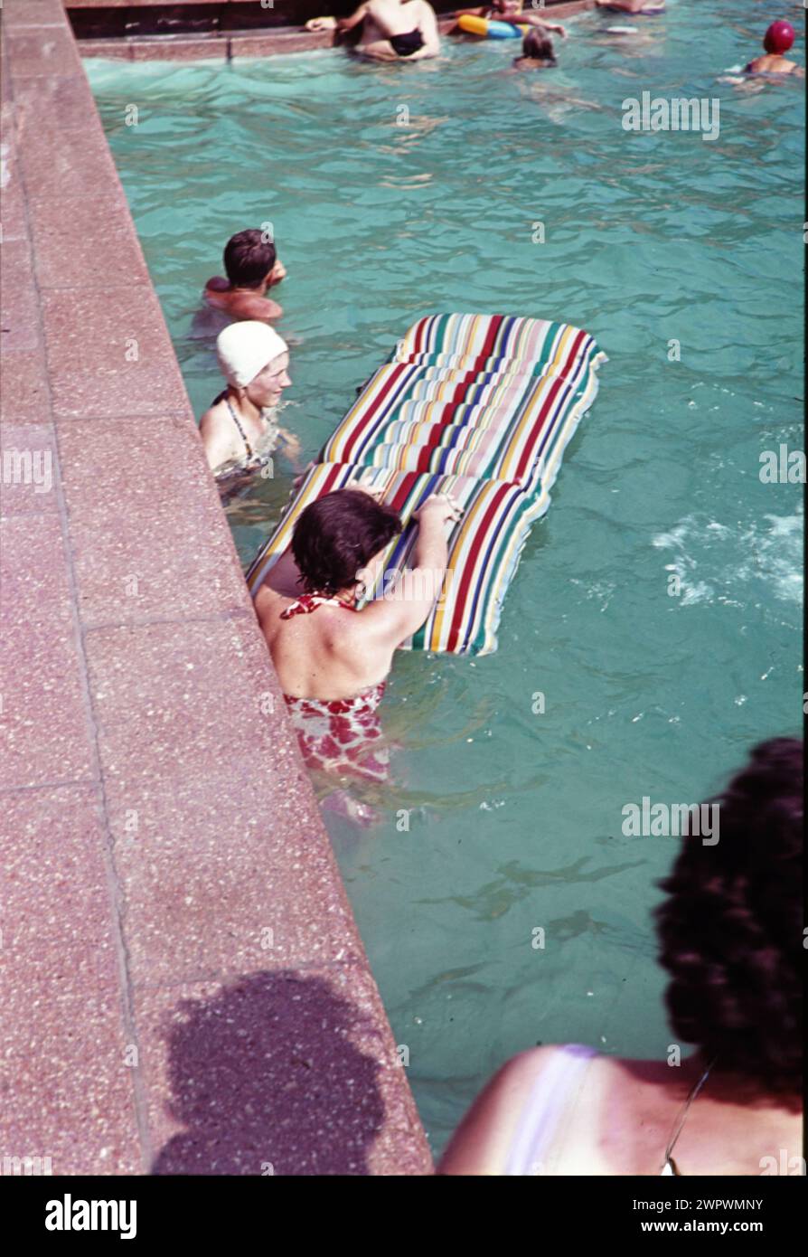 Urlauber GDR, 20240101, Aufnahme ca. 1965, Badeferien *** Vacationer ...