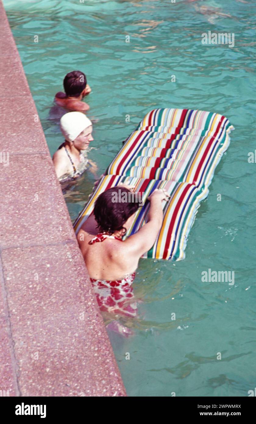 Urlauber GDR, 20240101, Aufnahme ca. 1965, Badeferien *** Vacationer ...