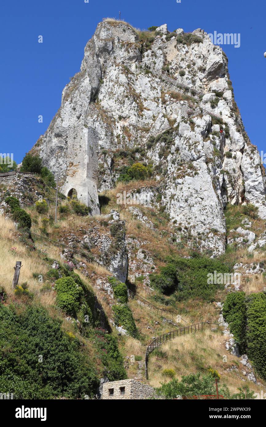 Sicily caltabellotta castle hi-res stock photography and images - Alamy