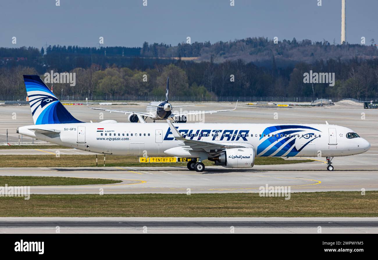 Ein Airbus A321-251NX von Egyptair rollt nach der Landung auf der ...