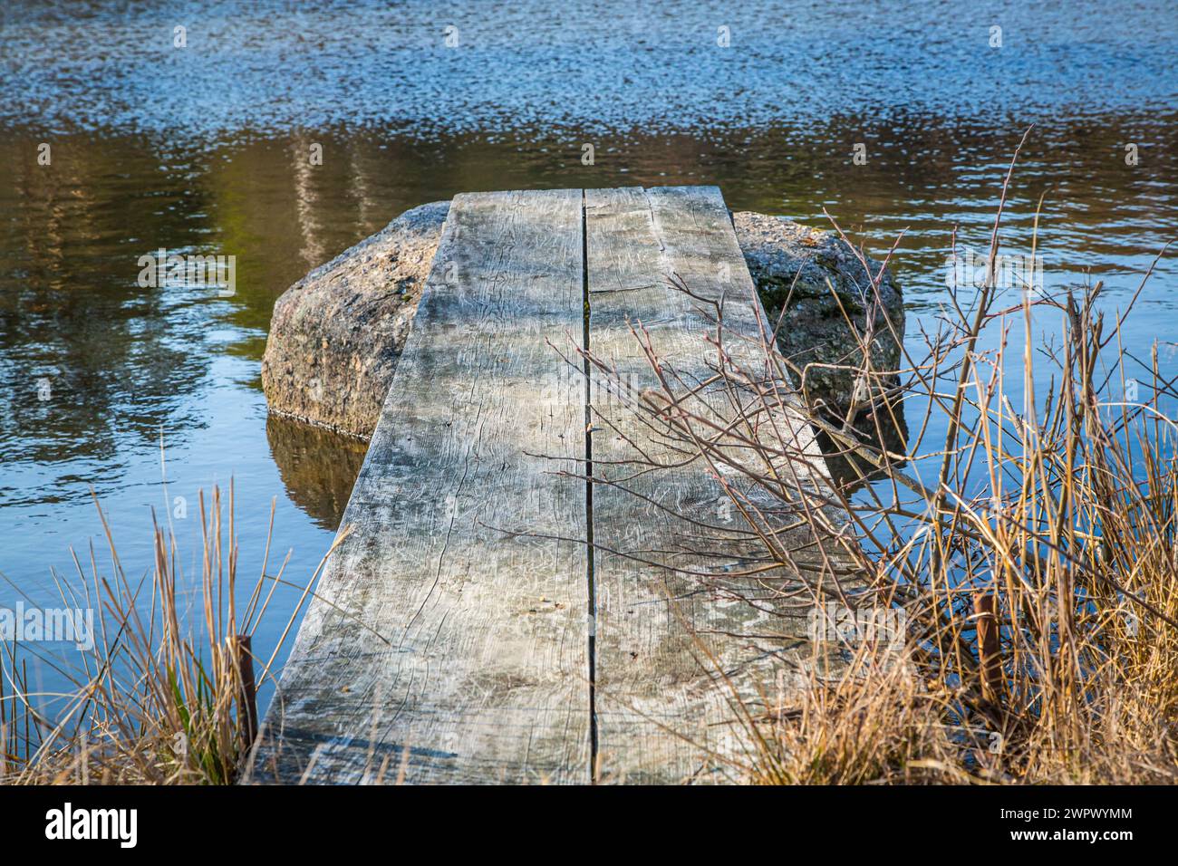 Pond jetty hi-res stock photography and images - Alamy