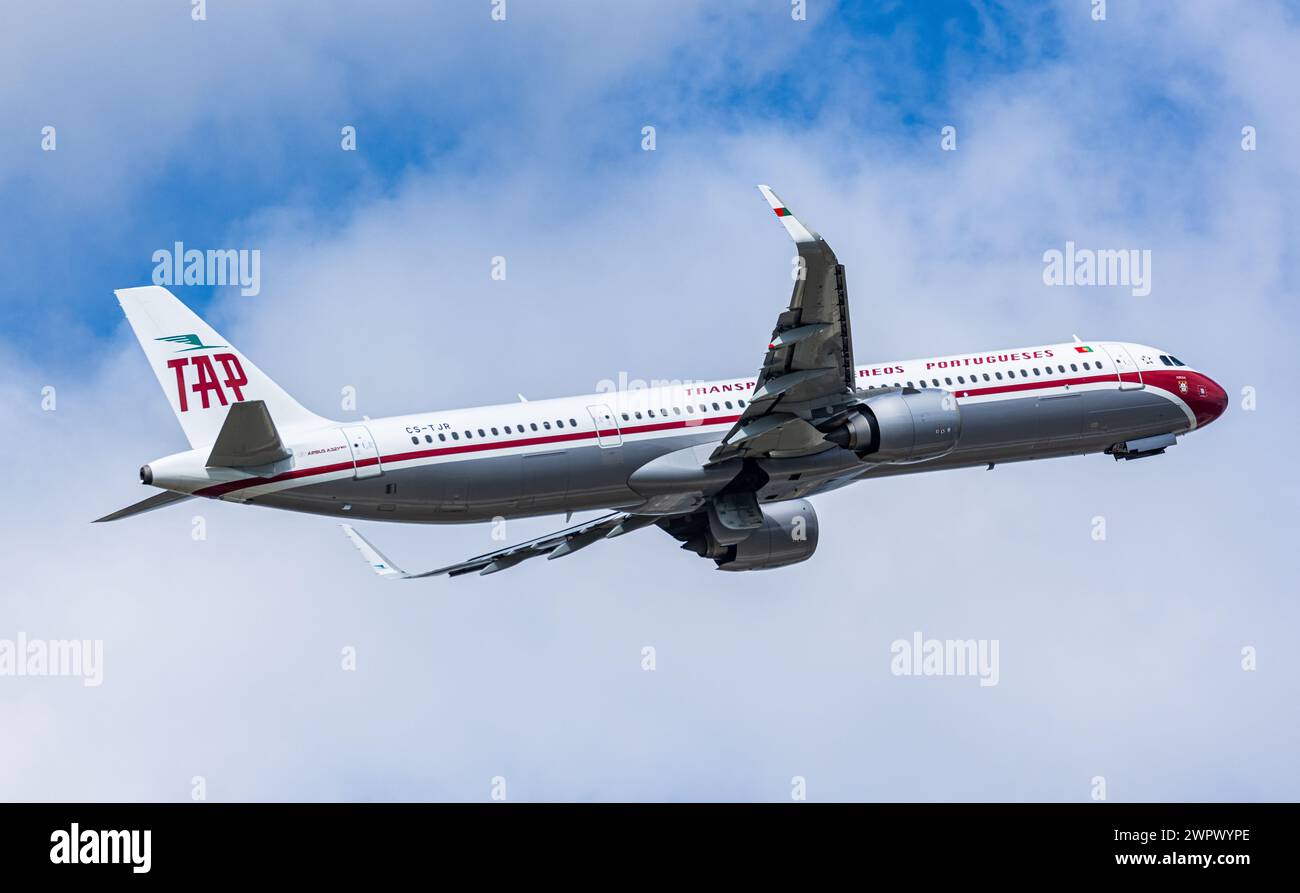 Ein Airbus A321-251NX von TAP Air Portugal startet von der Südbahn des ...
