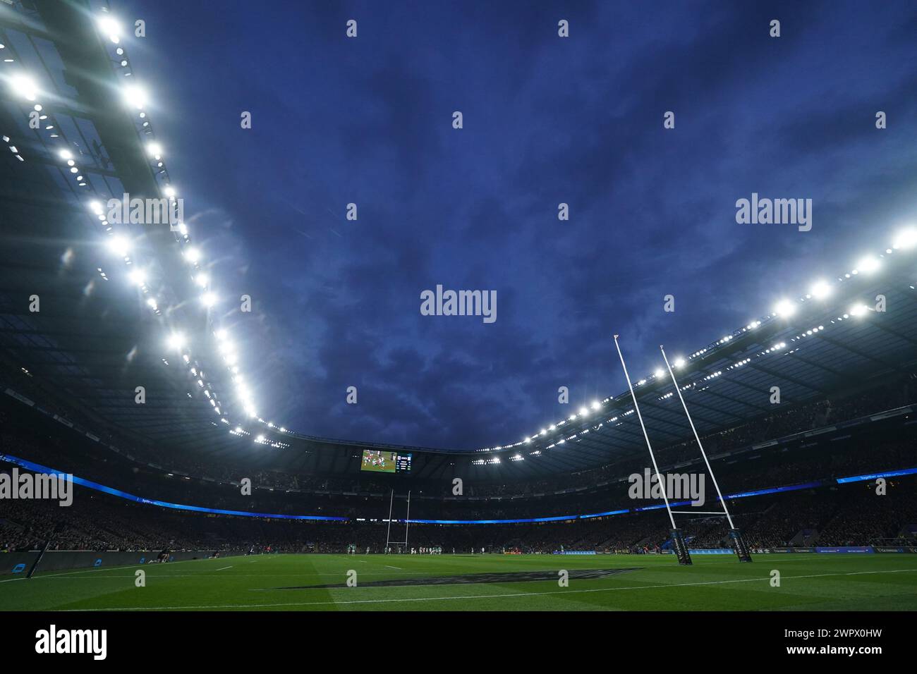 View inside twickenham stadium twickenham hi-res stock photography and ...