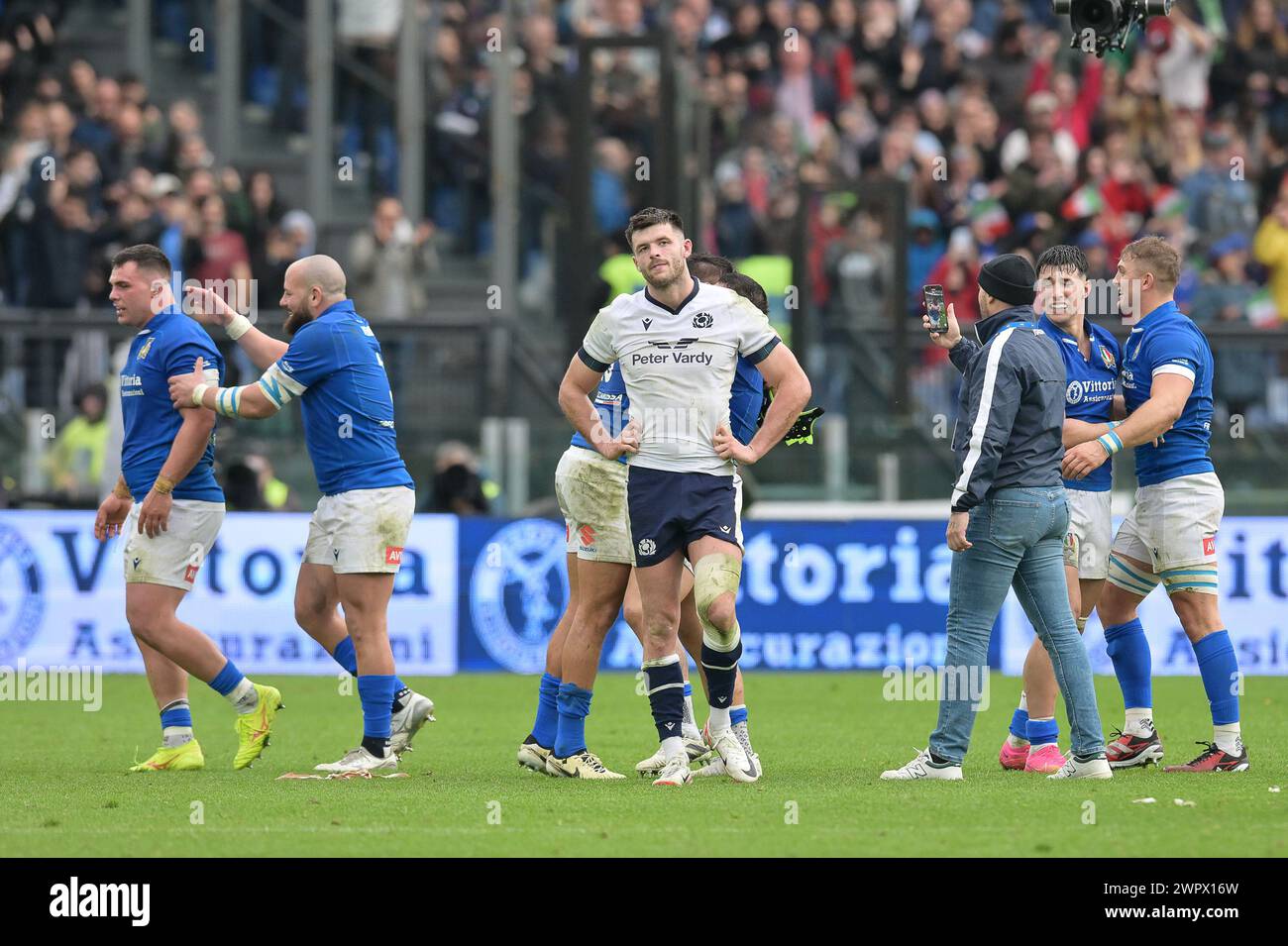 Italian rugby stadio olimpico rome hi-res stock photography and images ...