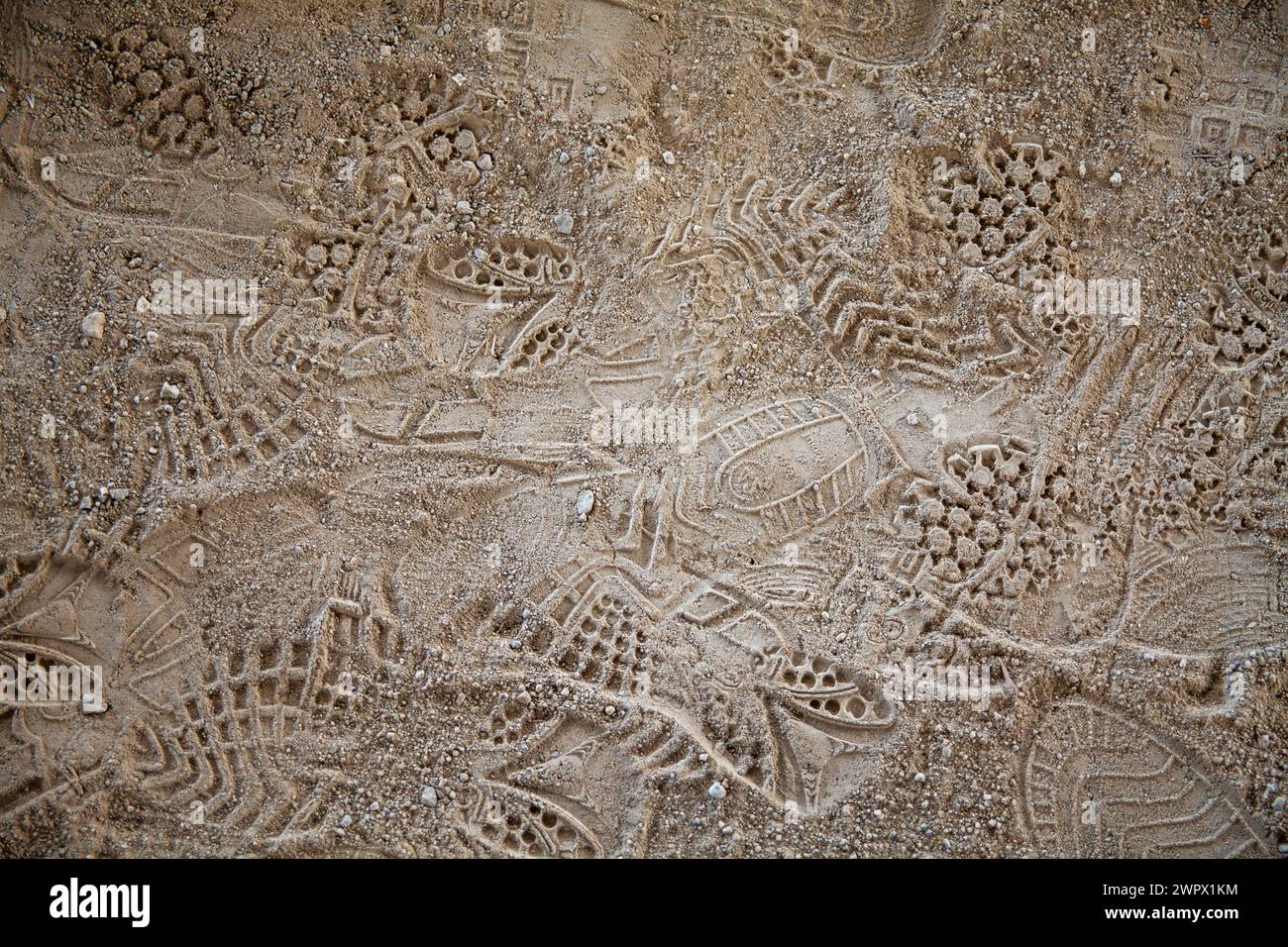 Outdoor shoe prints hi-res stock photography and images - Alamy