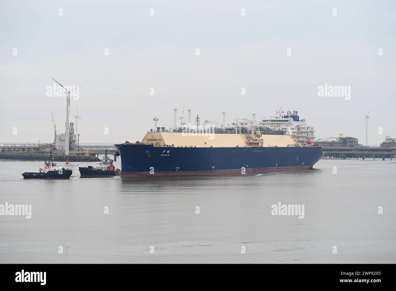 Zeebrugge lng terminal hi-res stock photography and images - Alamy