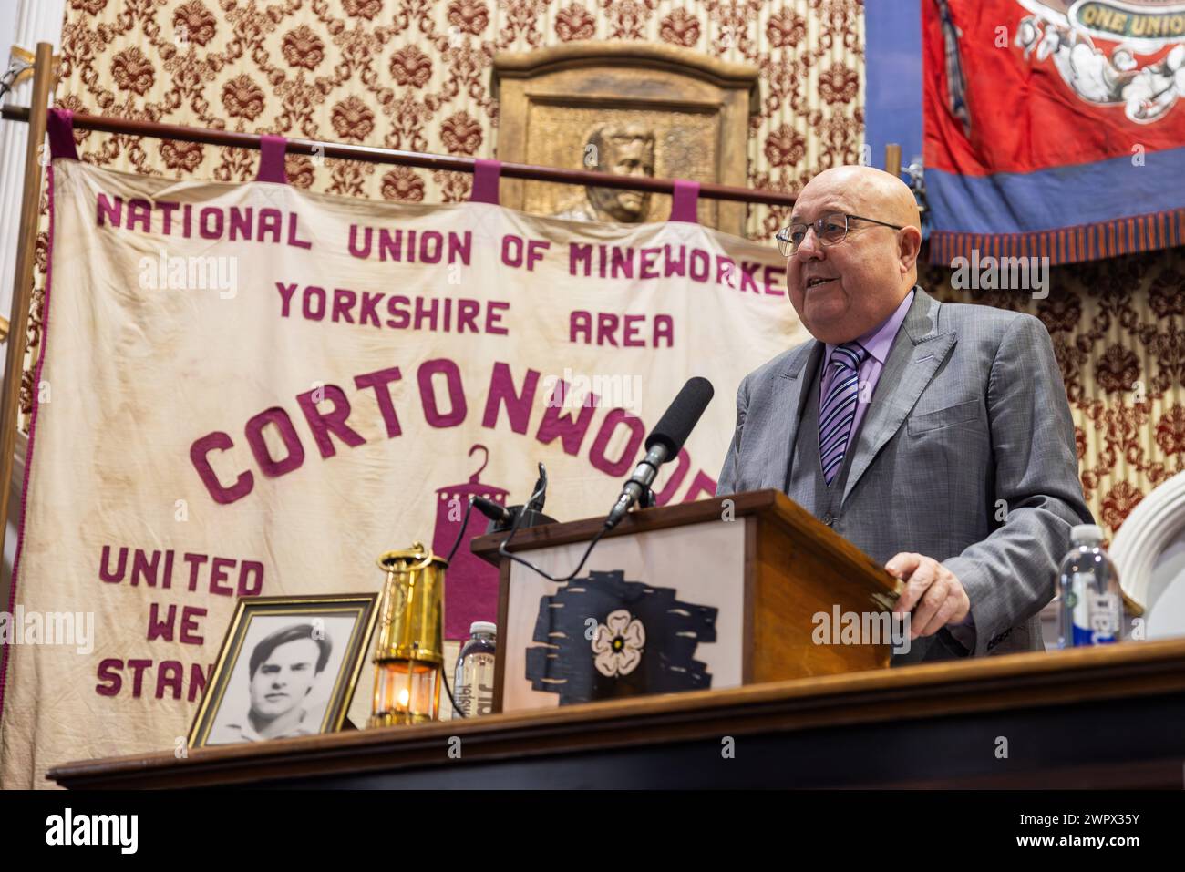 Graham peacock hi-res stock photography and images - Alamy