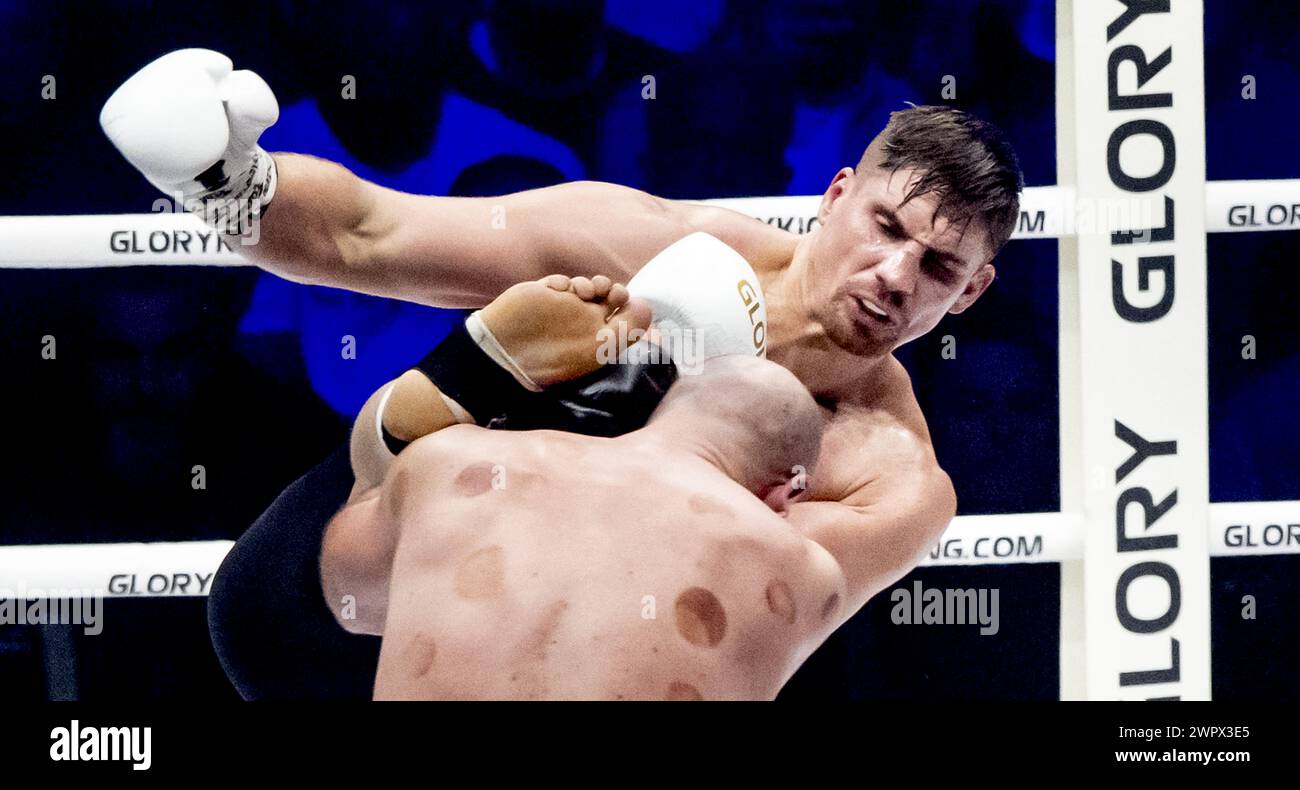 Robin weight hi-res stock photography and images - Alamy