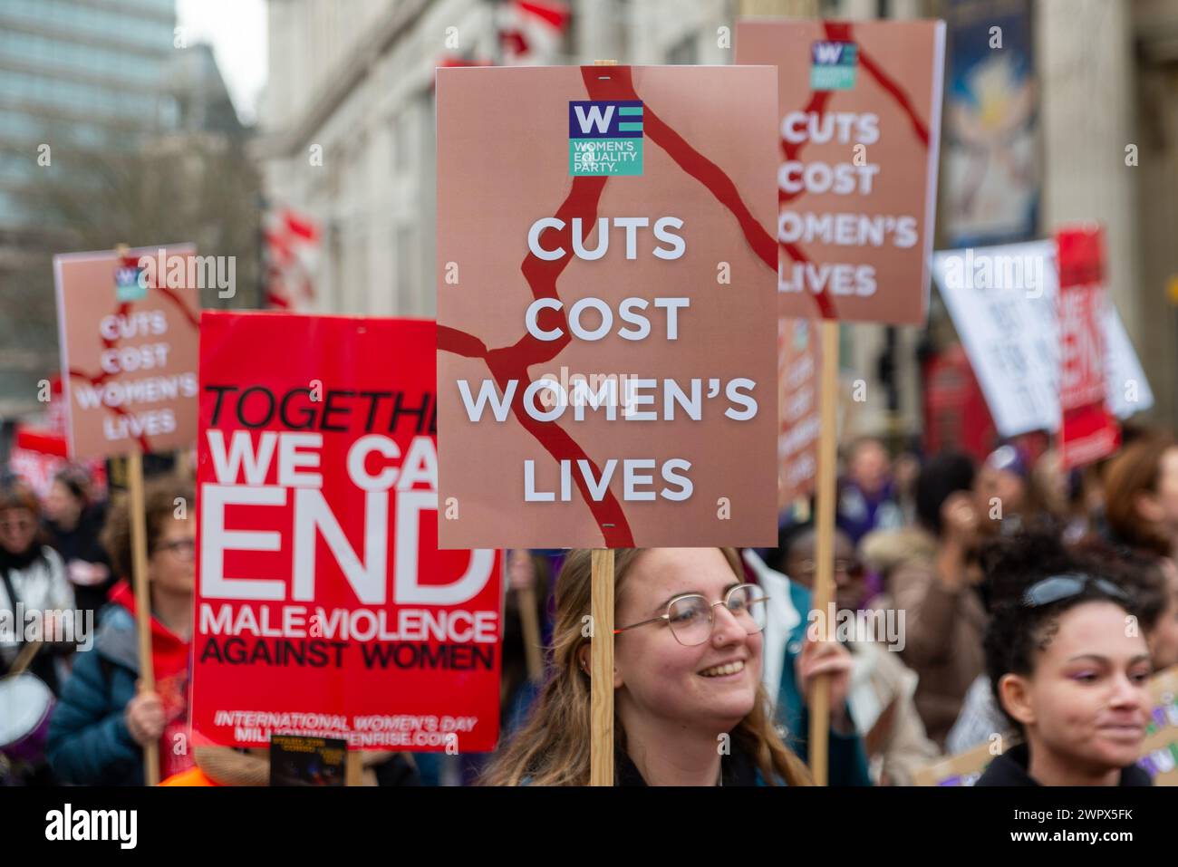 Protesting girls placard feminist hi-res stock photography and images ...