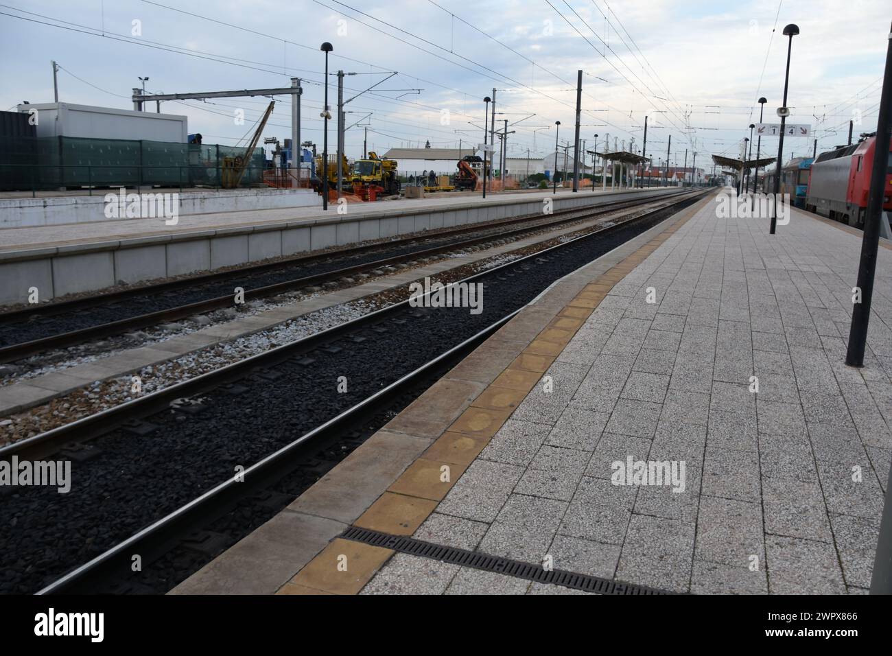 La gare du chemin de fer de Faro, Portugal Stock Photo - Alamy
