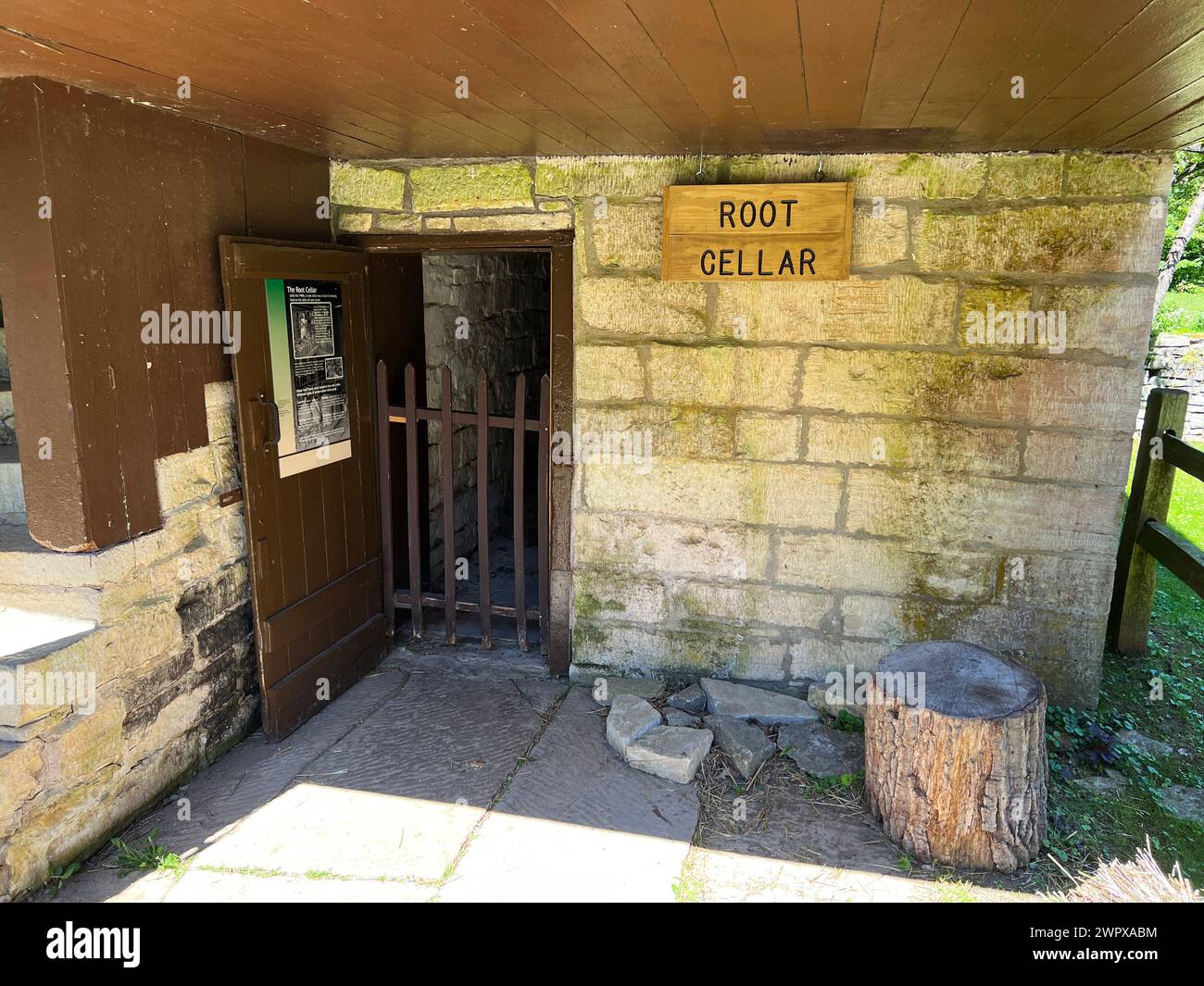 Root cellar hi-res stock photography and images - Alamy