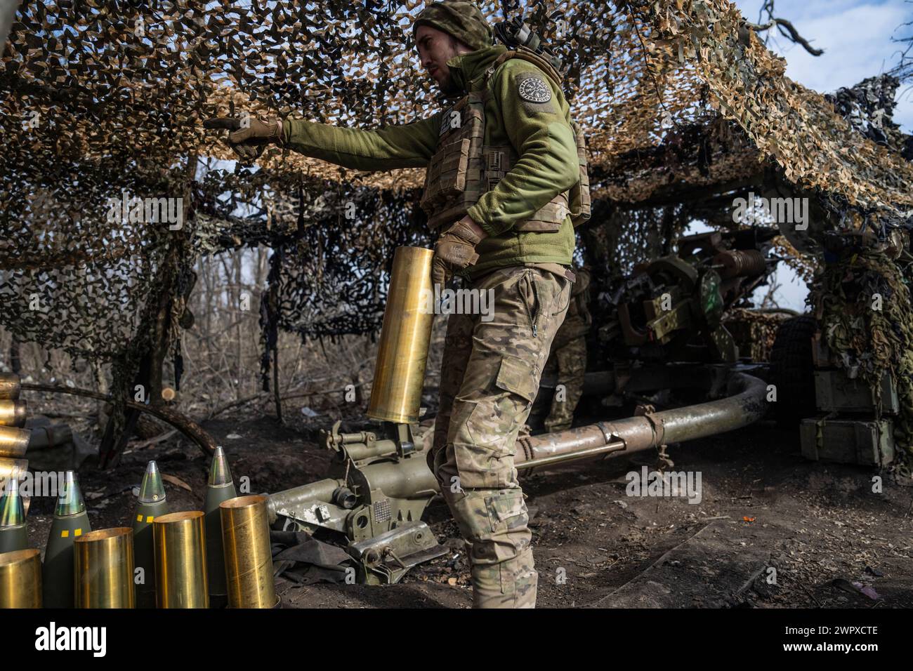 A L119 Howitzer unit from Ukraine’s 80th Air Assault Brigade operates ...