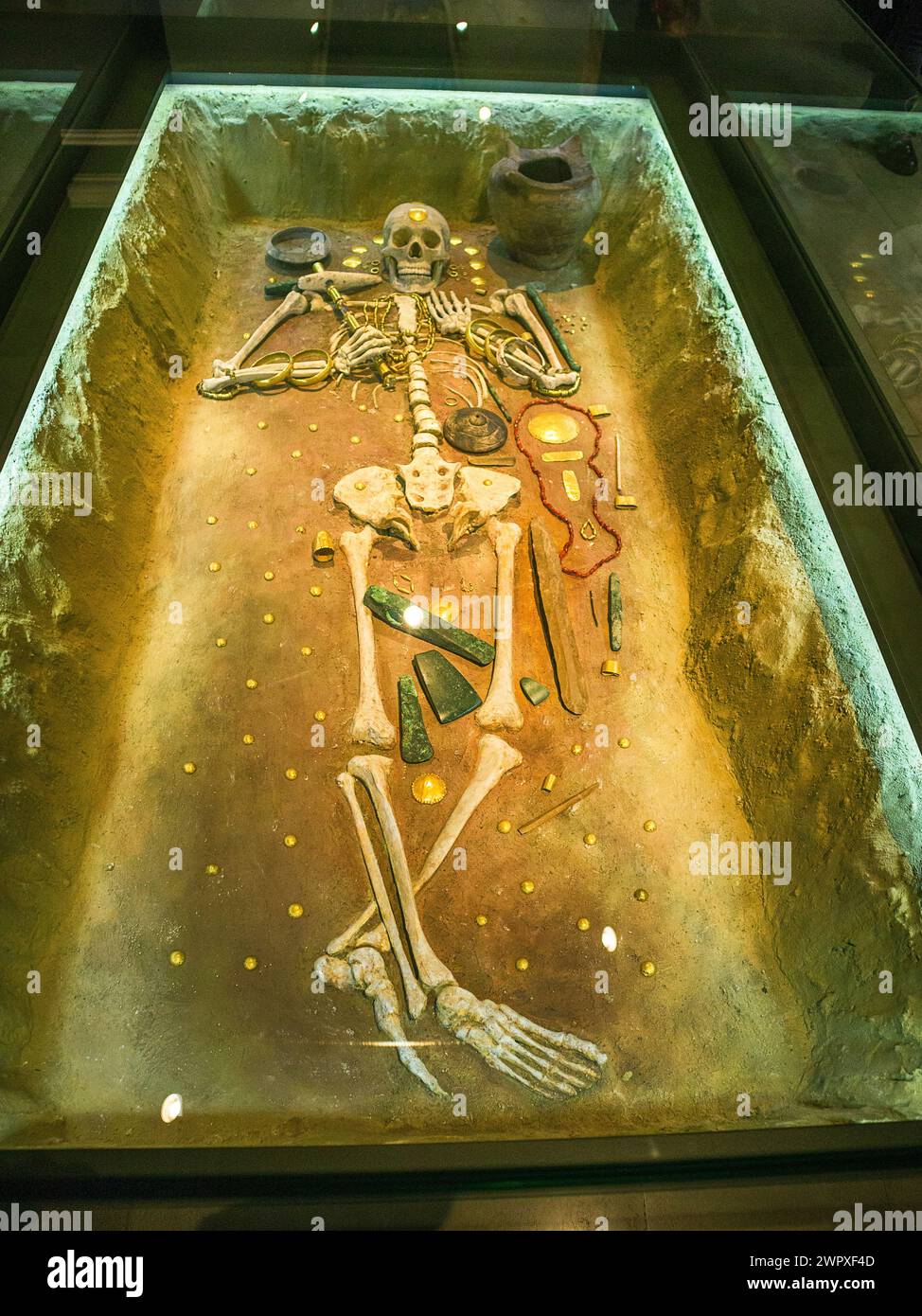 Treasures of the Varna chalcolith necropolis. Museum: Varna ...