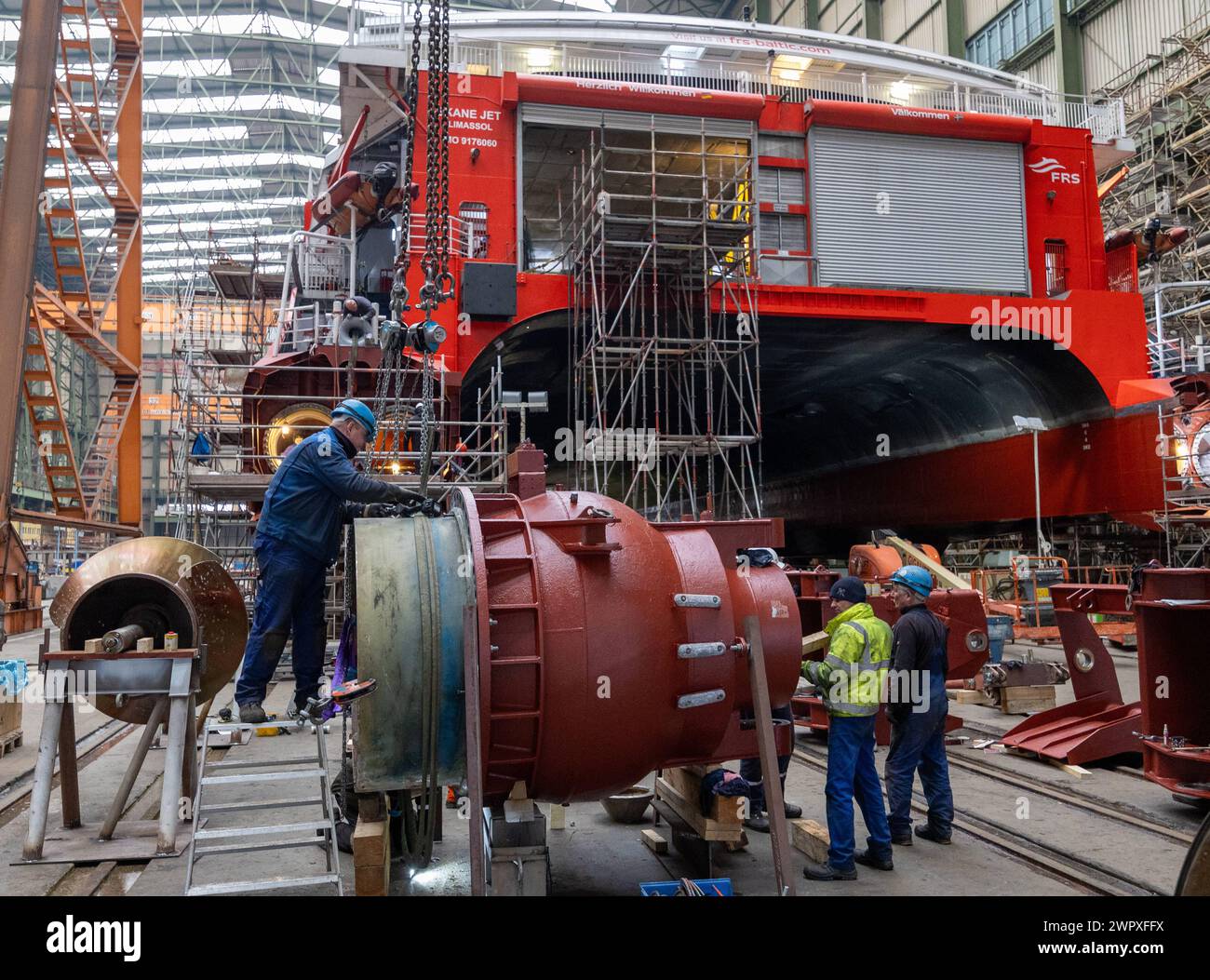 Passagiere passagierfaehre hi-res stock photography and images - Alamy