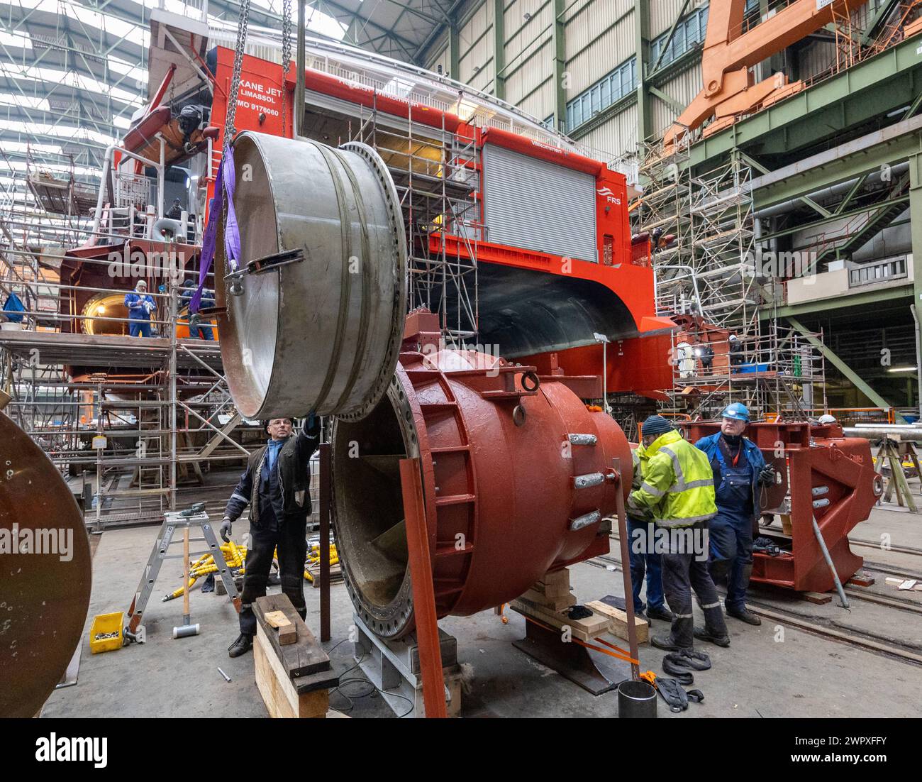 Reparatur der SKANE JET Die SKANE JET wird in der Schiffbauhalle der ...