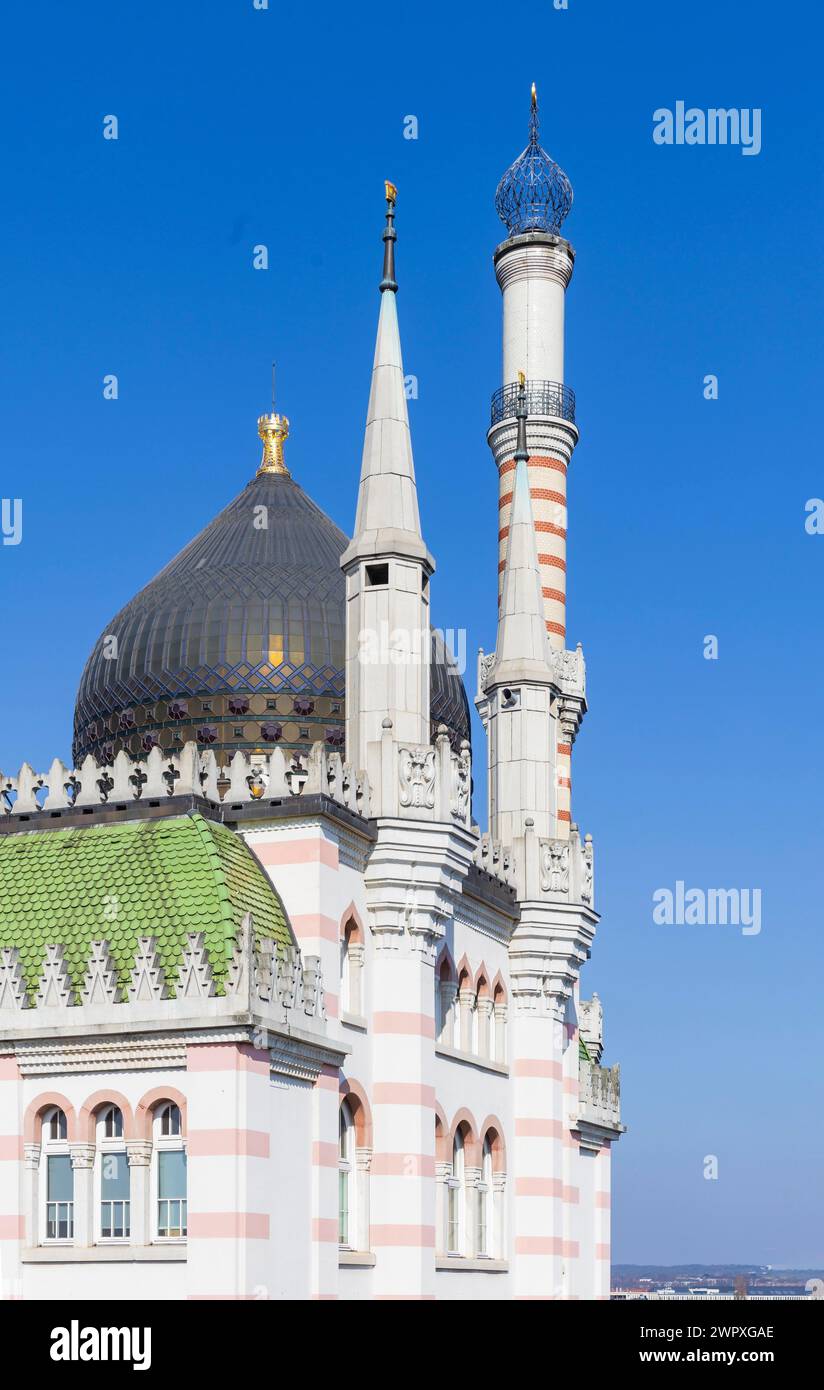 Construction of the Yenidze cigarette factory at Weisseritzstrasse 3 in ...