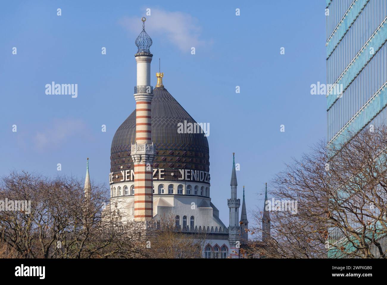 Construction of the Yenidze cigarette factory at Weisseritzstrasse 3 in ...