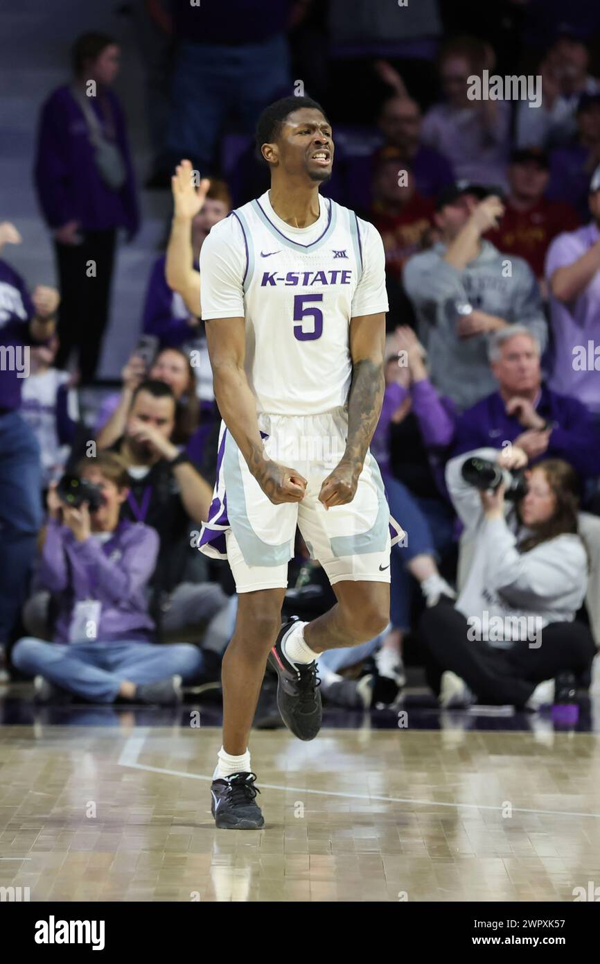 MANHATTAN, KS - MARCH 09: Kansas State Wildcats guard Cam Carter (5 ...