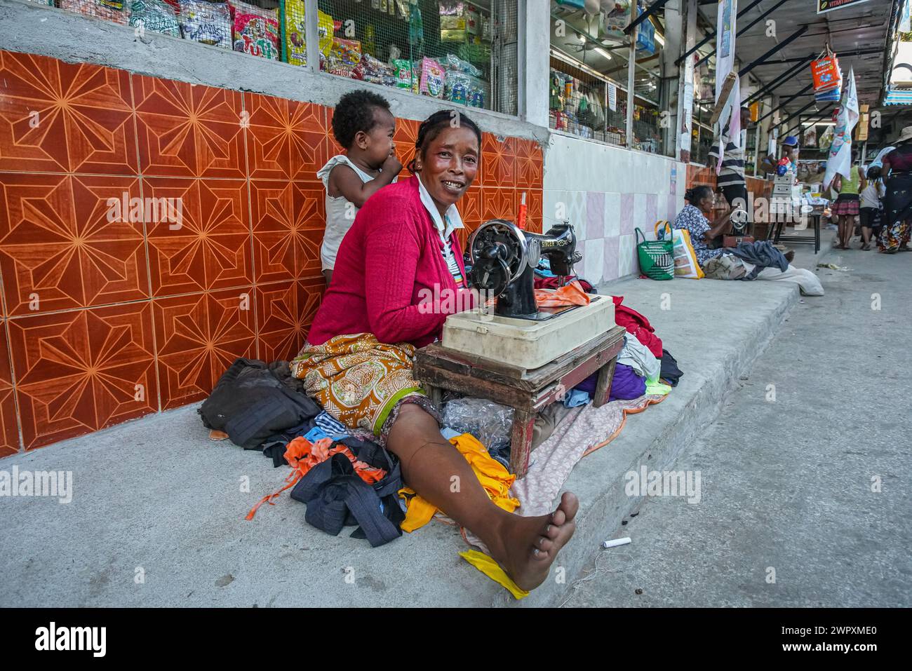 Madagascar traditional clothing hi-res stock photography and images - Alamy