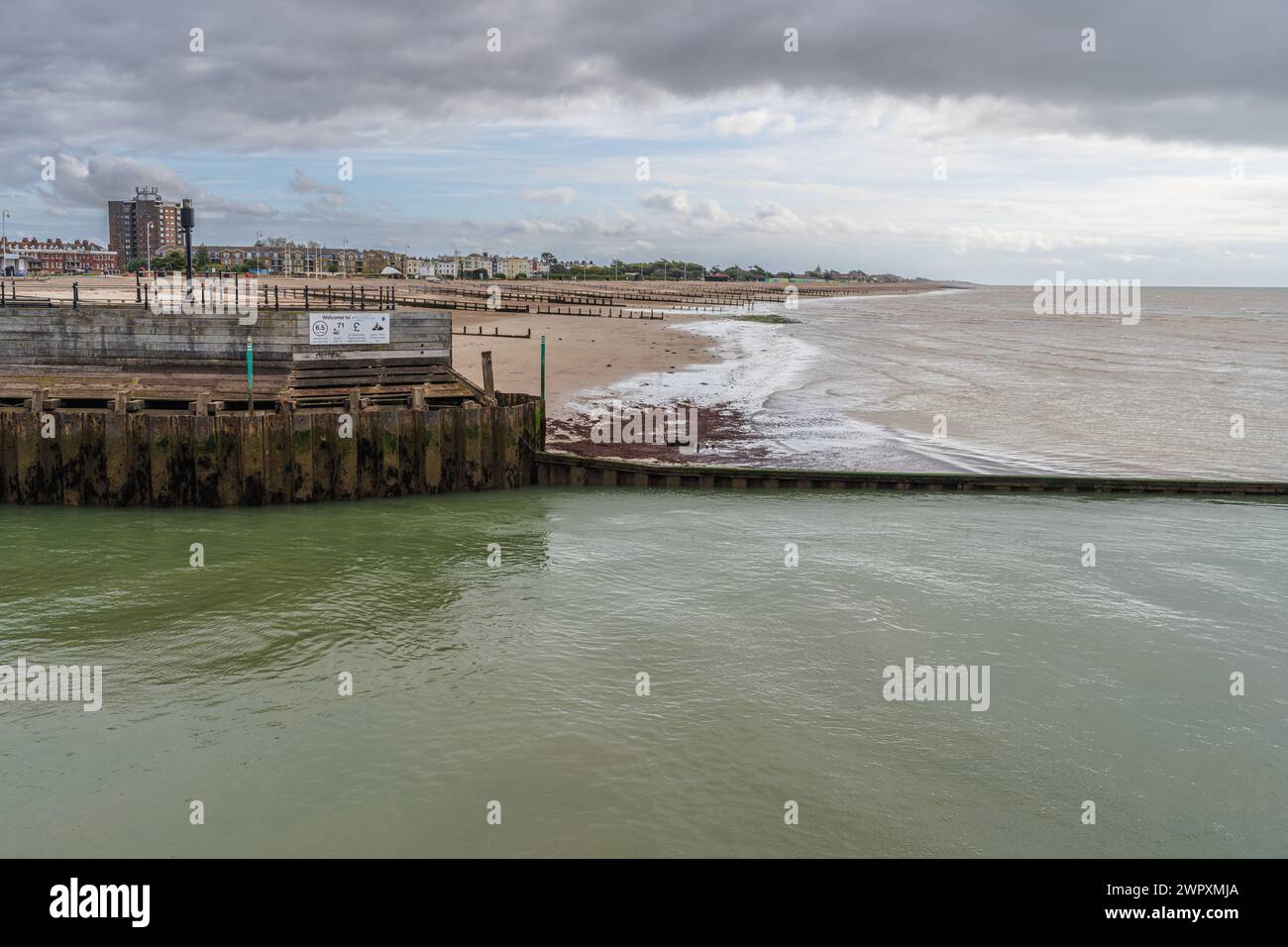 Littlehampton building seaside hi-res stock photography and images - Alamy